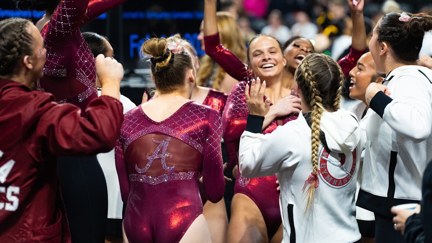Lilly Hudson's Perfect 10 Leads to Alabama Gymnastics' Best Road Score ...