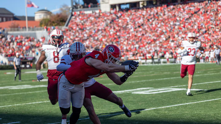 Georgia vs UMass Photos - Bulldogs Offense Shines on Senior Day