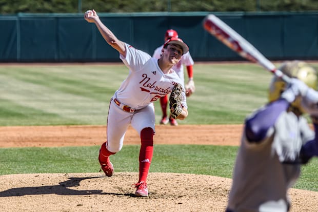 Nebraska Baseball Swept by Washington in Home-Opening Doubleheader