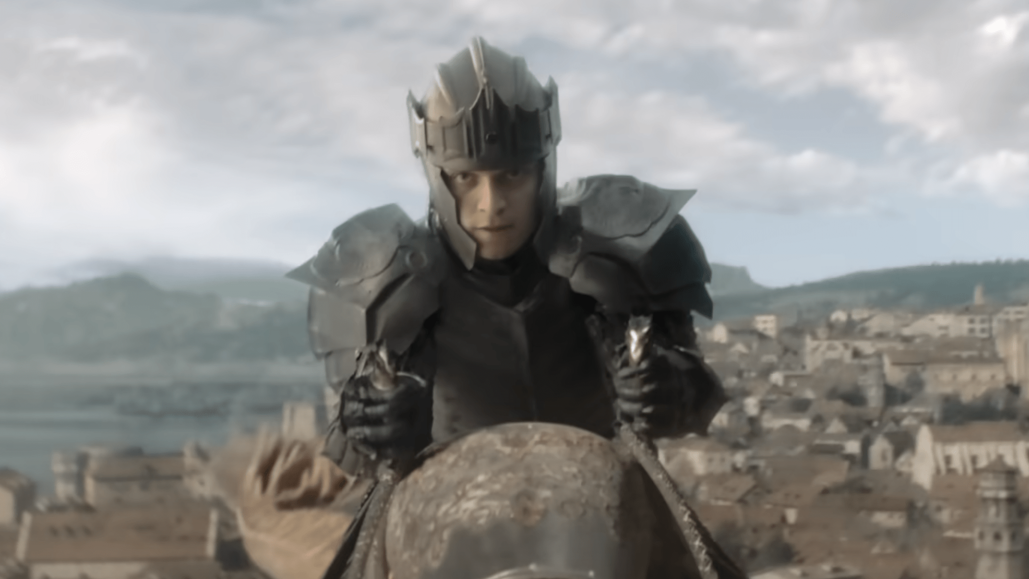 See Sunfyre's awesome saddle from House of the Dragon