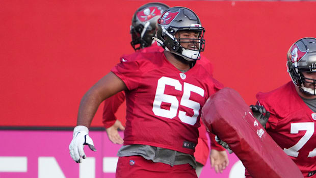 Pittsburgh Steelers Decide OT Competition