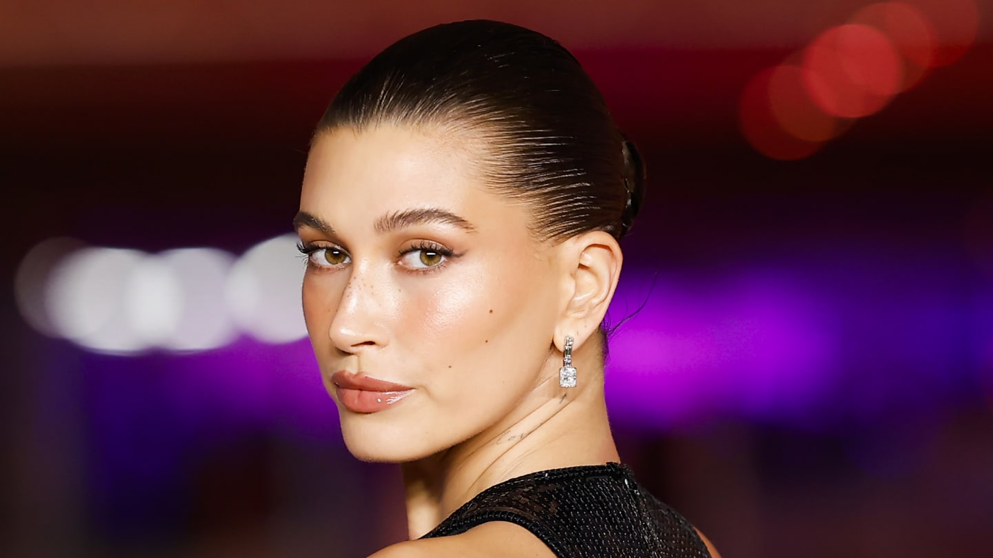 How to Recreate Hailey Bieber’s Signature Faux Freckles for Summer