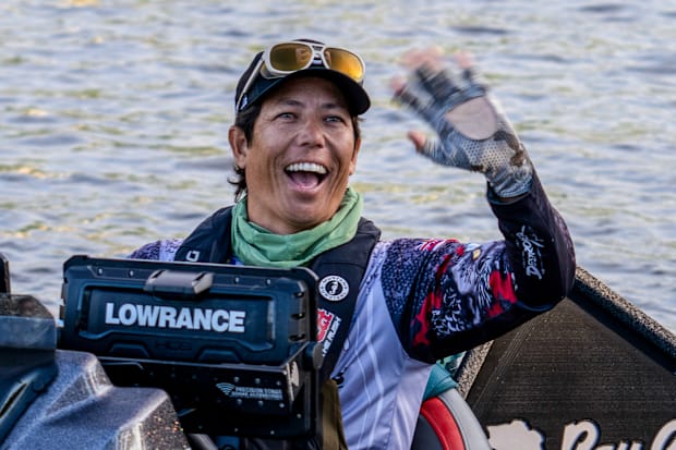 Bassmaster Elite Series La Crosse 2025: Day 1 AOY Battle Update & Standings