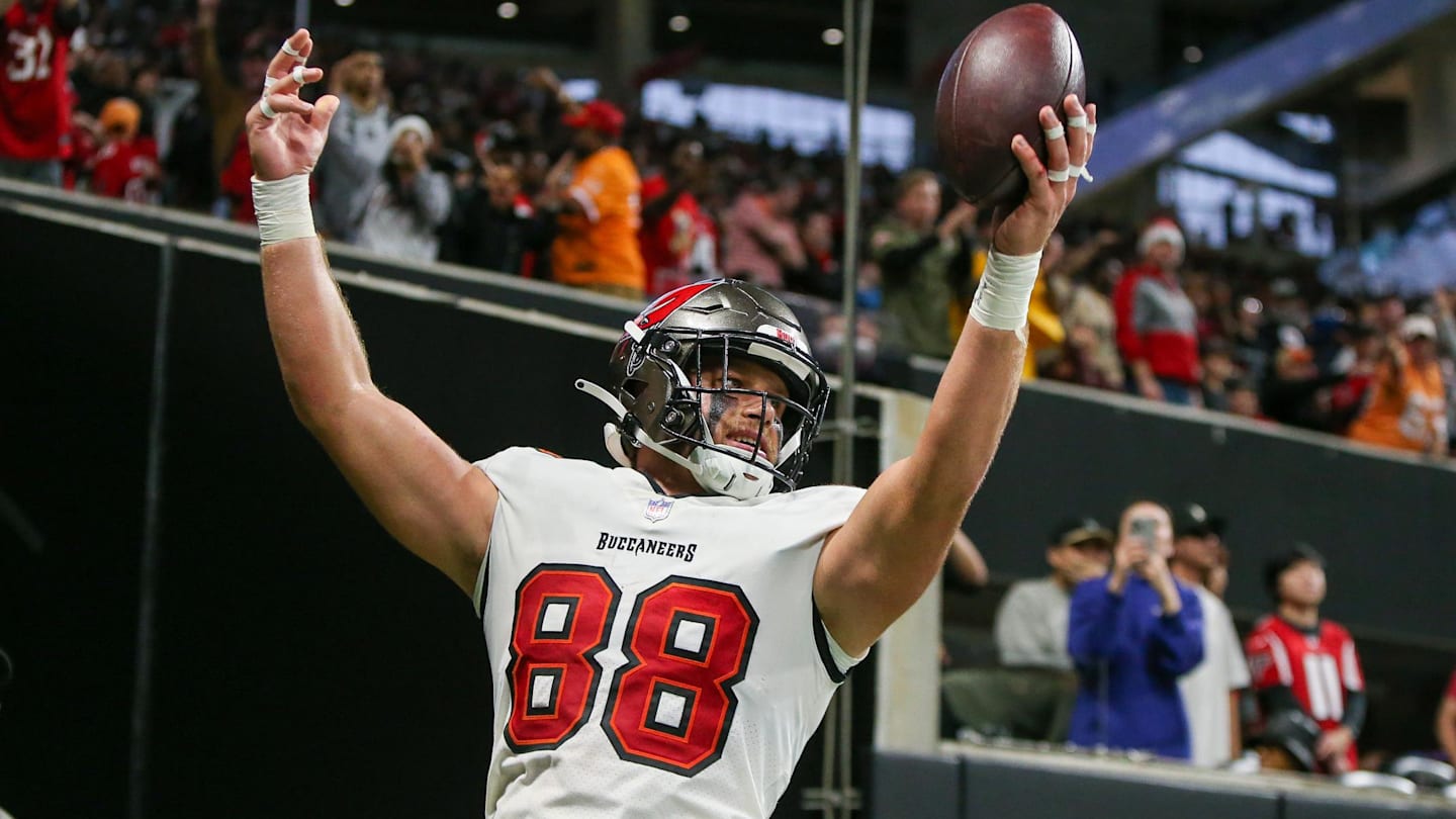 Tampa Bay Buccaneers’ Cade Otton Joins NFL’s Elite at Tight End University