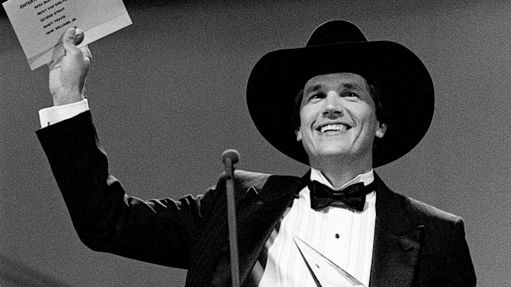 Emotional George Strait Pays Tribute To Roy Cooper In Cowtown Coliseum ...