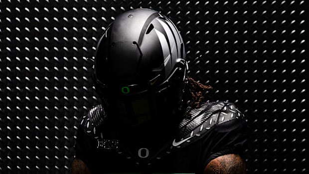Oregon Ducks vs. Ohio State Uniforms Release PHOTOS: Black 'Fly Era ...