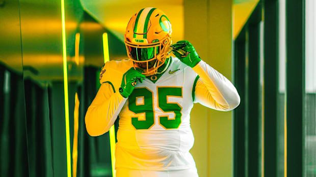 Oregon Ducks Release White Uniforms for Purdue Boilermakers Game: PHOTOS