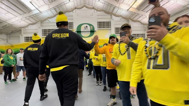 College Football Tour visits Oregon and Autzen Stadium