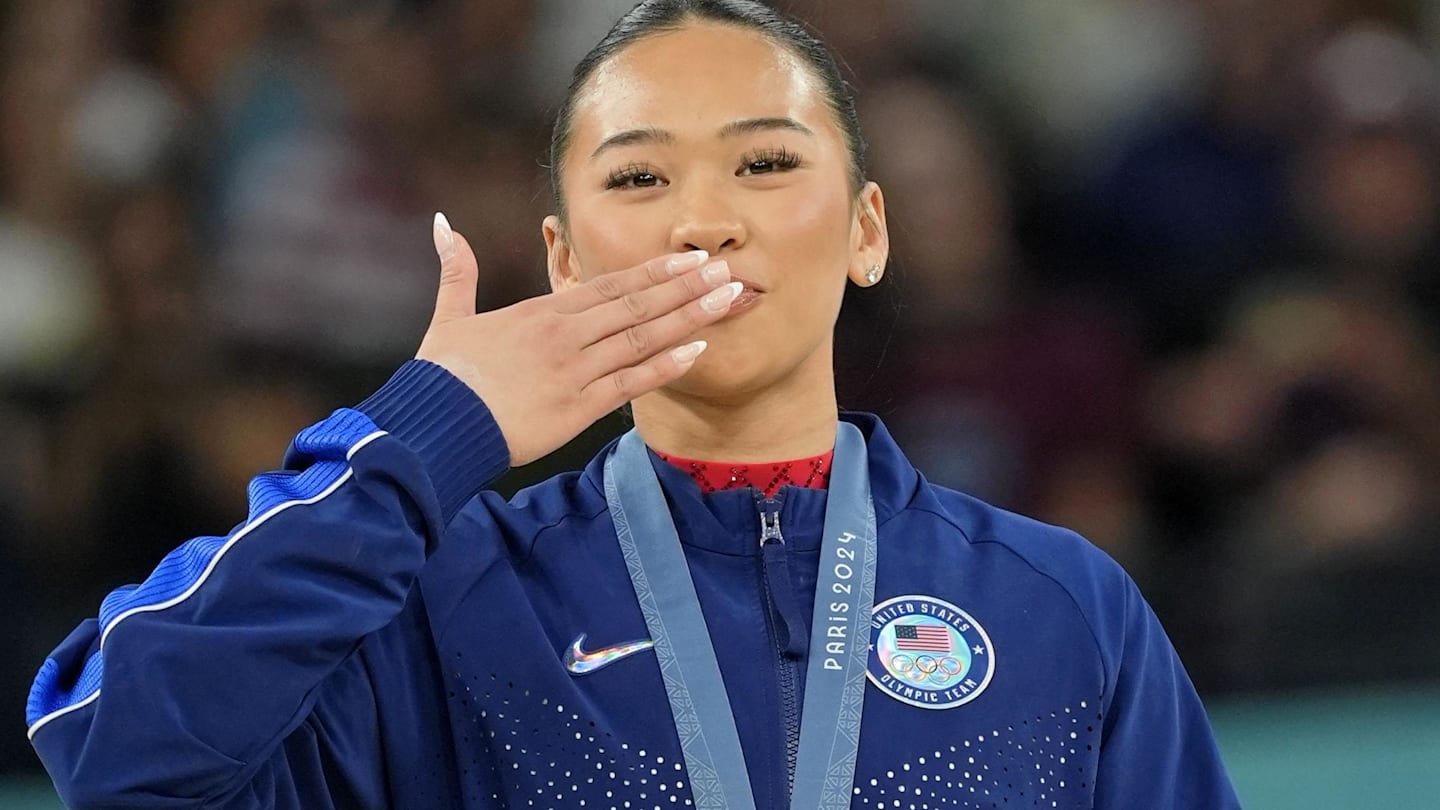 Sunisa Lee’s contorted gymnastics poses have other Olympians in awe