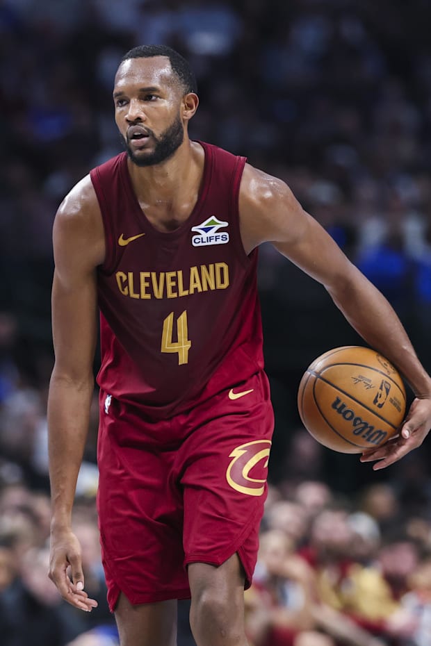 Preview: Mavericks still play basketball against Cavaliers after Luka ...