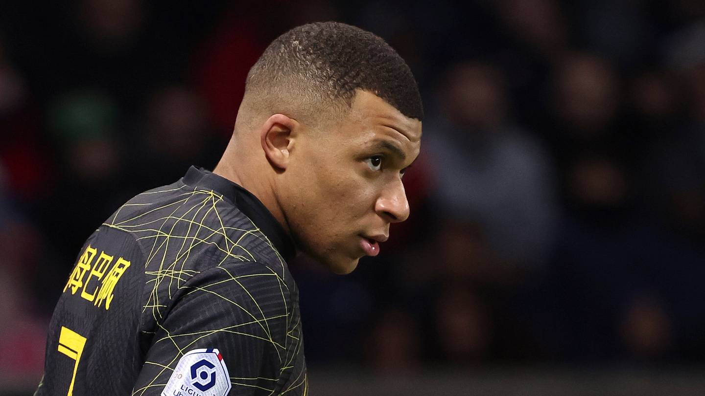 Kylian Mbappé sort sur blessure face à Montpellier