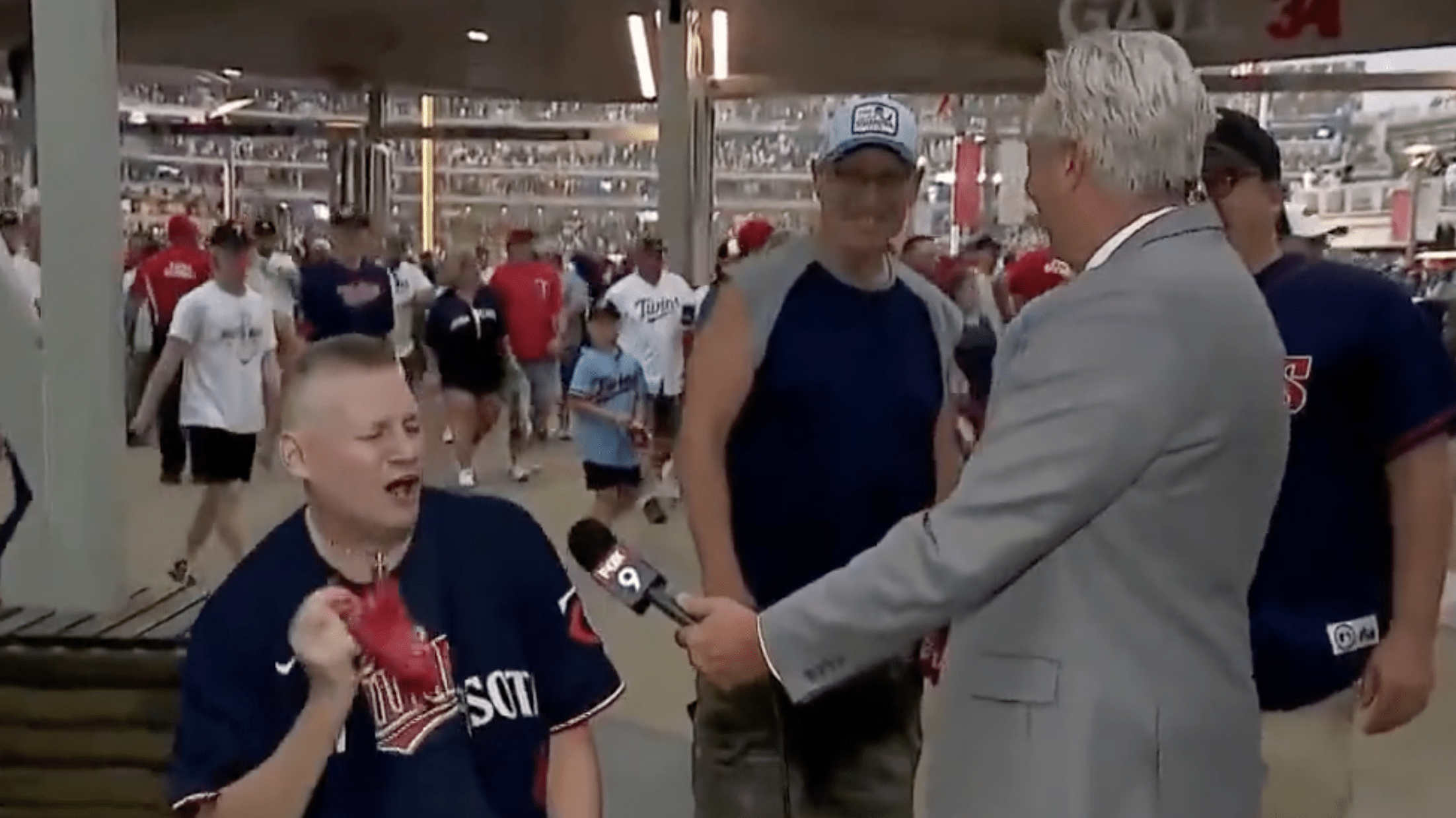Twins fan turns feral during live TV interview after playoff losing ...