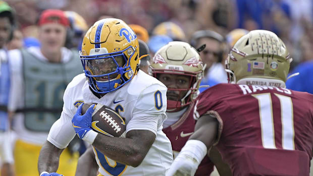 Pitt Panthers Legend Makes Bold Statement on Desmond Reid