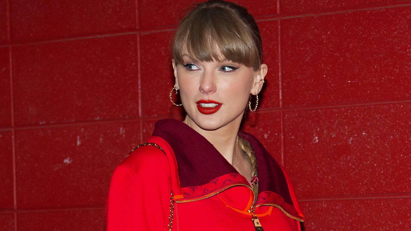 Taylor Swift gives Chiefs heiress Ava Hunt special gift