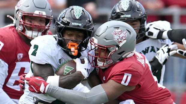 Al-Uqdah Is All Wired In as Husky Defensive Leader