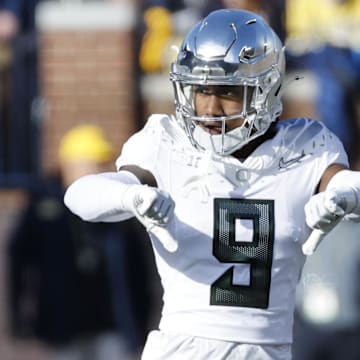 Chargers' top draft target gets glowing review from rival coach