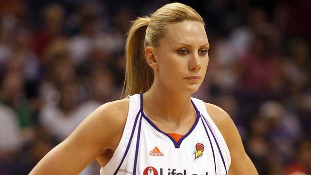How Taylor's Playoff Experience Helped The Mercury