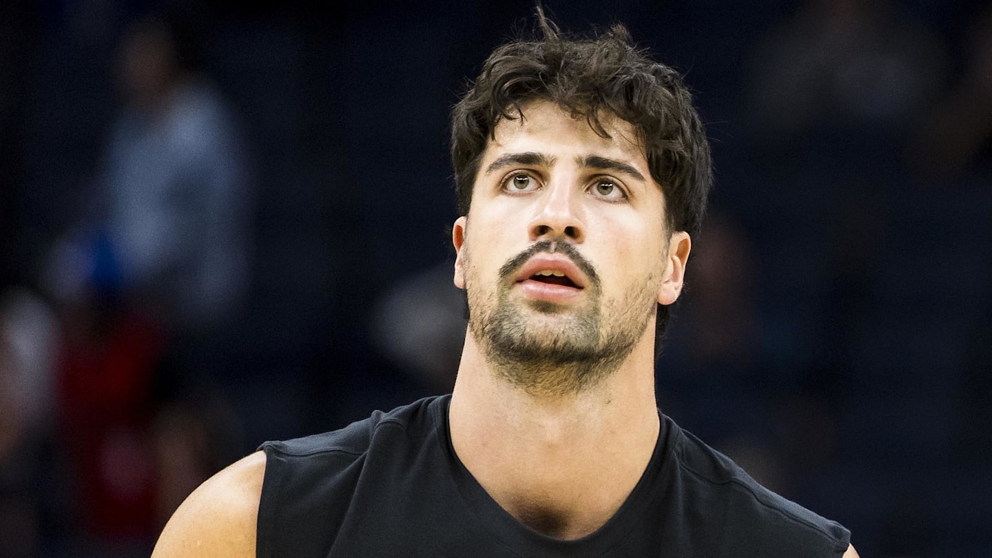 Blazers Notes: Blazers Sign Guard, Free Agent Joins Mavs, Deni Avdija ...