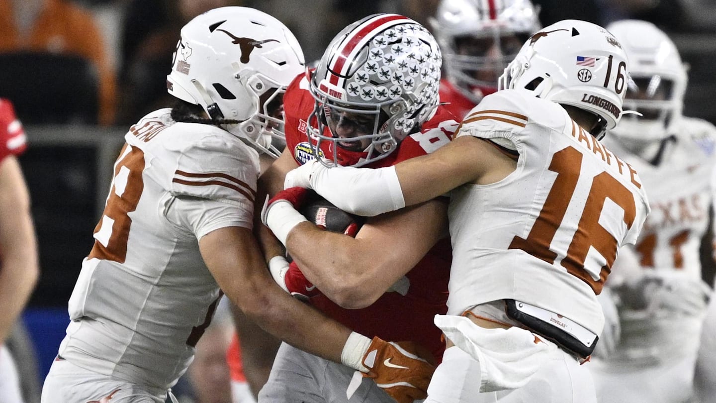 Texas Longhorns LB Expands on What Makes 'Hungry' Defense Unique