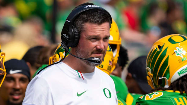 Oregon Ducks' Five-Star Edge Rusher Commit Placed On Flip Watch