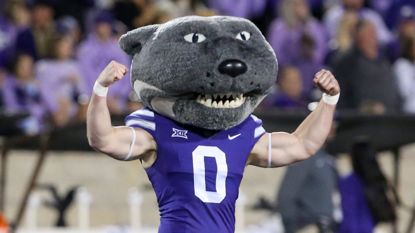 Irish Pub Attempting to Attract CFB Fans Has Amusing Kansas State Flag ...