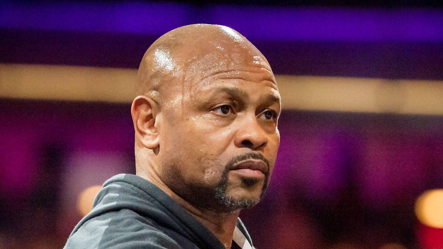 Roy Jones Jr. Gives Brutally Honest Assessment of Mike Tyson vs Floyd ...