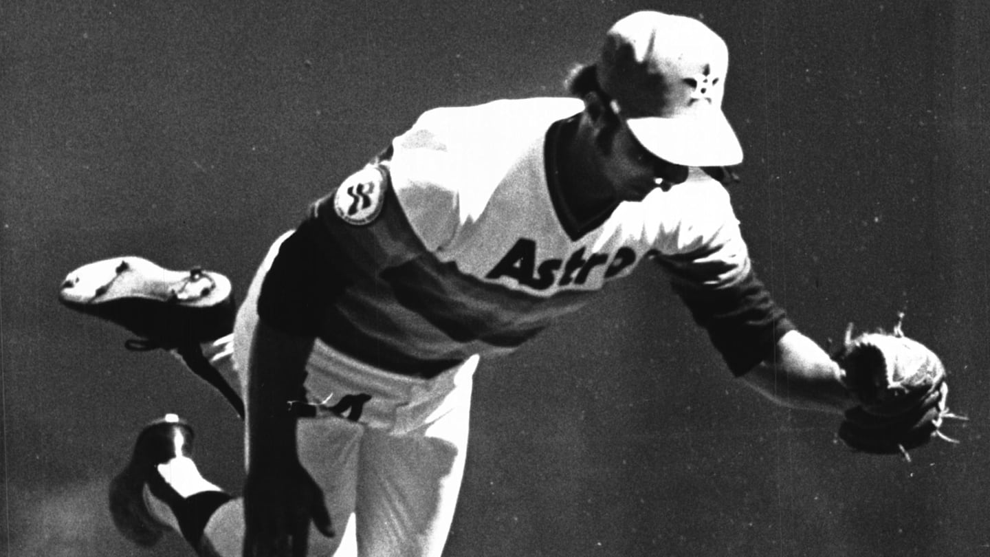 Former Astros Gold Glover Makes Appearance at Daikin Park