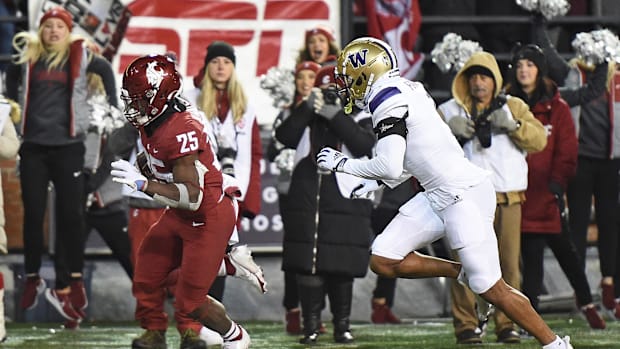 UW, UC Davis Share a Few Football Connections