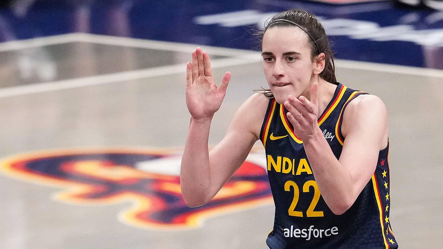 Savage Photo of Caitlin Clark Clapping at Paige Bueckers Goes Viral ...