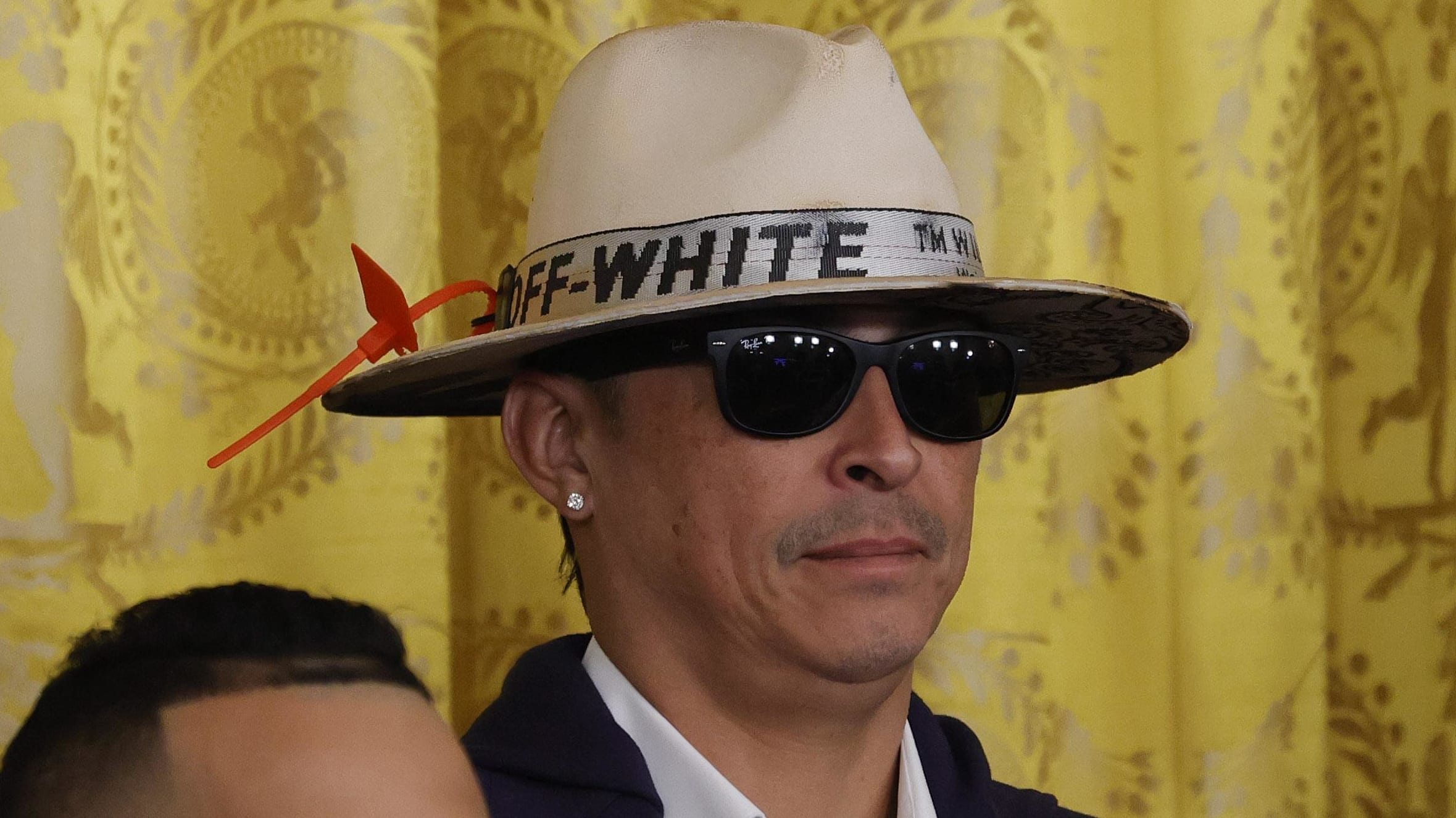 Fashion icon Jesse Chavez generously started a trend amongst Braves ...