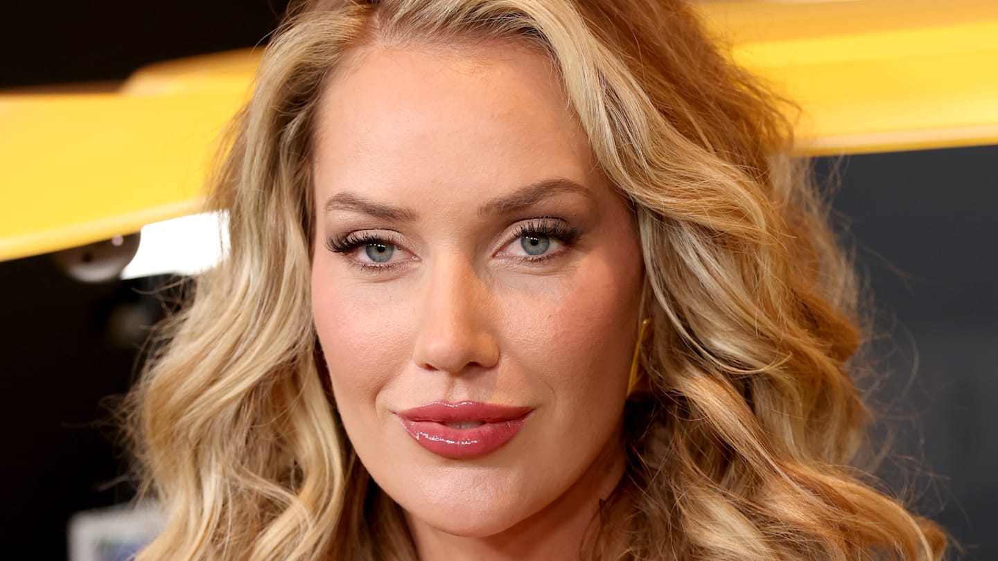 Paige Spiranac’s Tips for Novice Golfers Looking to Pick Up the Hobby ...