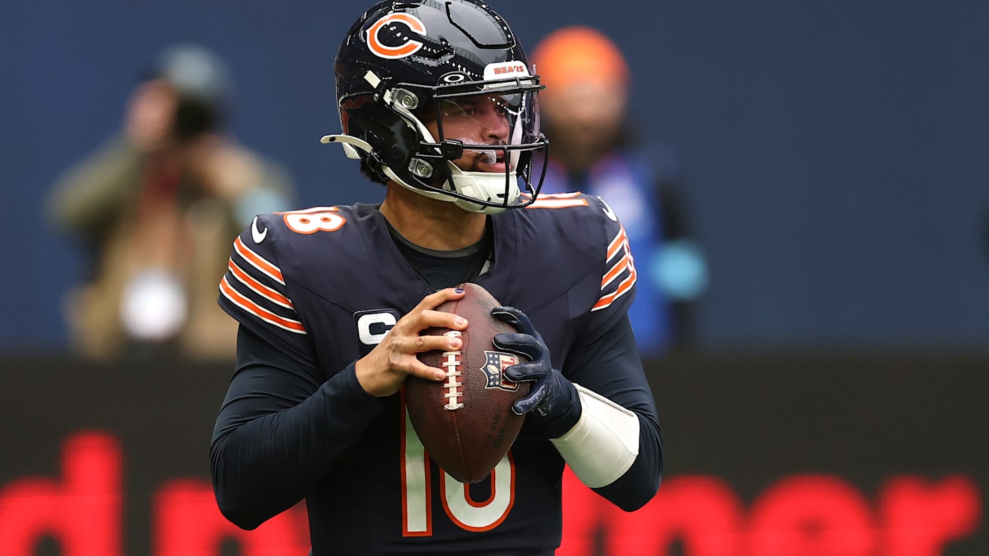 Watch as Bears' QB Caleb Williams throws his third touchdown pass ...