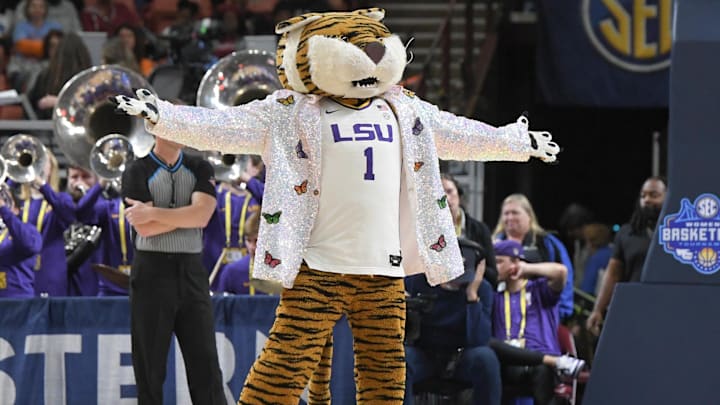 How to Watch: LSU Women's Basketball vs. Iowa in Elite Eight Battle on ...