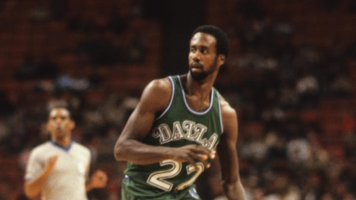 Dallas Mavericks urged to bring back iconic green uniforms