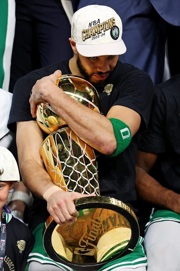 Stephen Curry has 4-word pick-me-up for Jayson Tatum’s surgery recovery ...