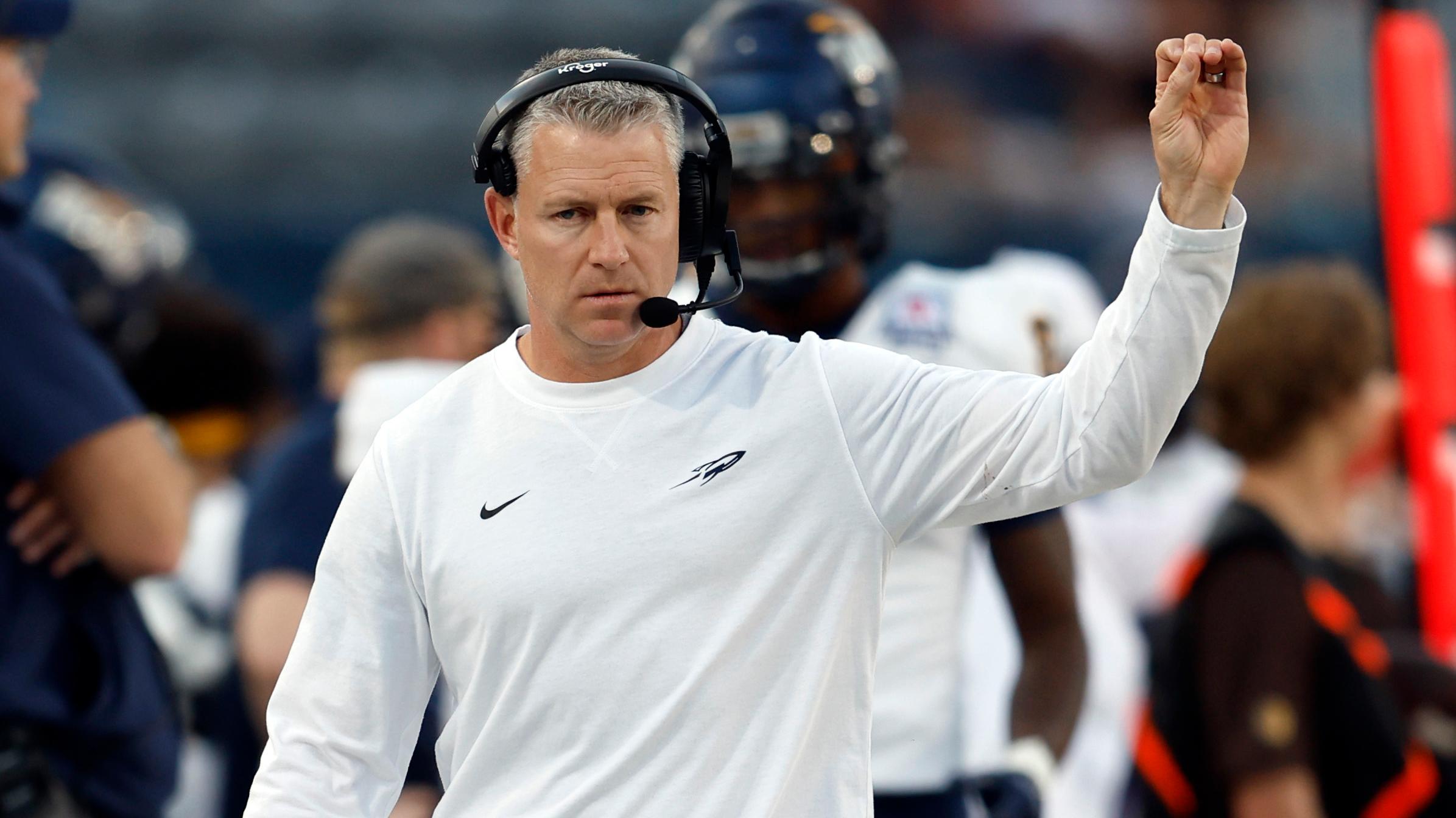 MAC head coach emerging as Michigan football OC candidate