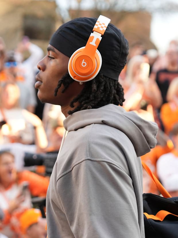 Colorado Buffaloes Add Tennessee Transfer Tackle Larry Johnson III Amid ...