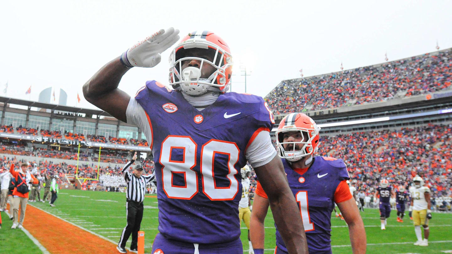 Former Clemson Tiger Beaux Collins Makes NFL 53-Man Roster