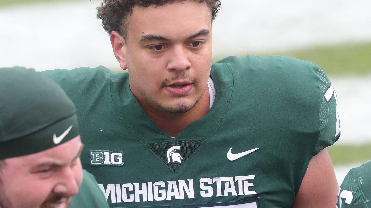 BREAKING: Two Michigan State offensive linemen enter transfer portal