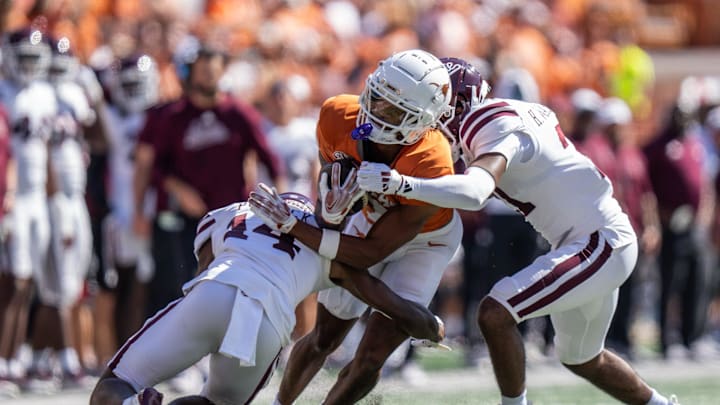 No. 1 Texas Leads Mississippi State After Sloppy First Half