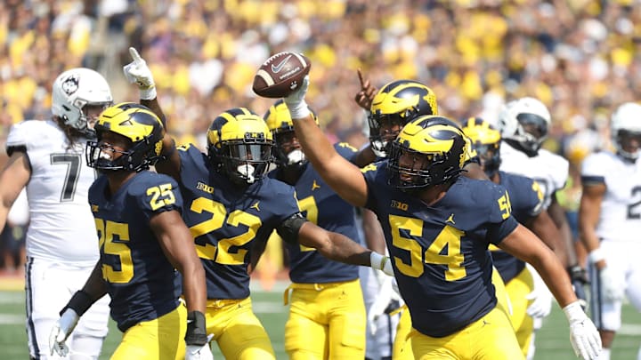 Former Michigan defensive lineman enters transfer portal for the second ...