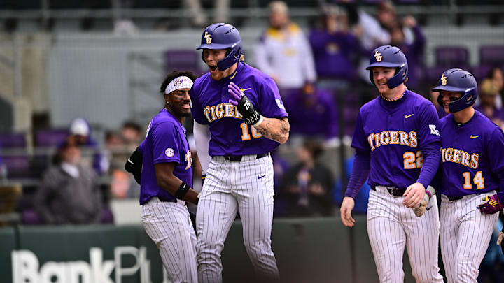 Live Updates: LSU Baseball vs. Arkansas Razorbacks in College World ...