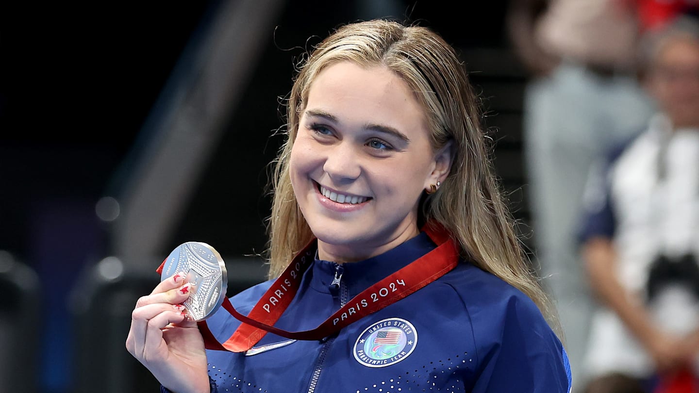 Ali Truwit Shows Off Paralympic Medals in Behind the Scenes Photos From ...