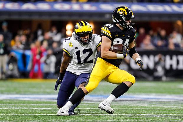 Seattle Seahawks sign Michigan football LB Josh Ross