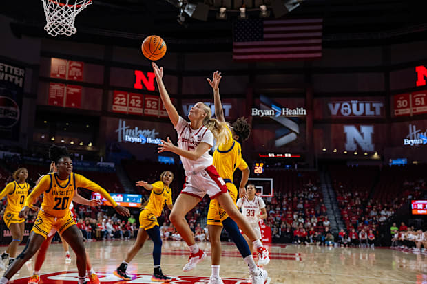 Huskers Hop Past Roos, 84-38