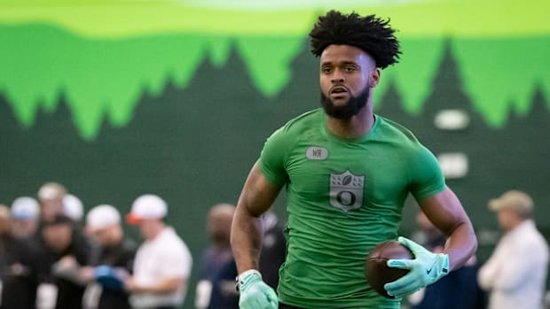 Oregon Ducks Going Viral For Nike Pro Day Athlete-Exclusive Shirts, NFL ...