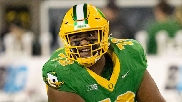 Oregon Player Addresses How Dan Lanning ‘Lights a Fire’ In Locker Room