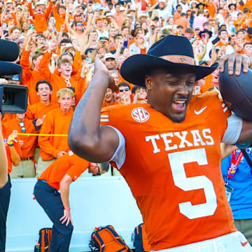 Steve Sarkisian Has Difficult Decisions Ahead in The Texas Running Back ...