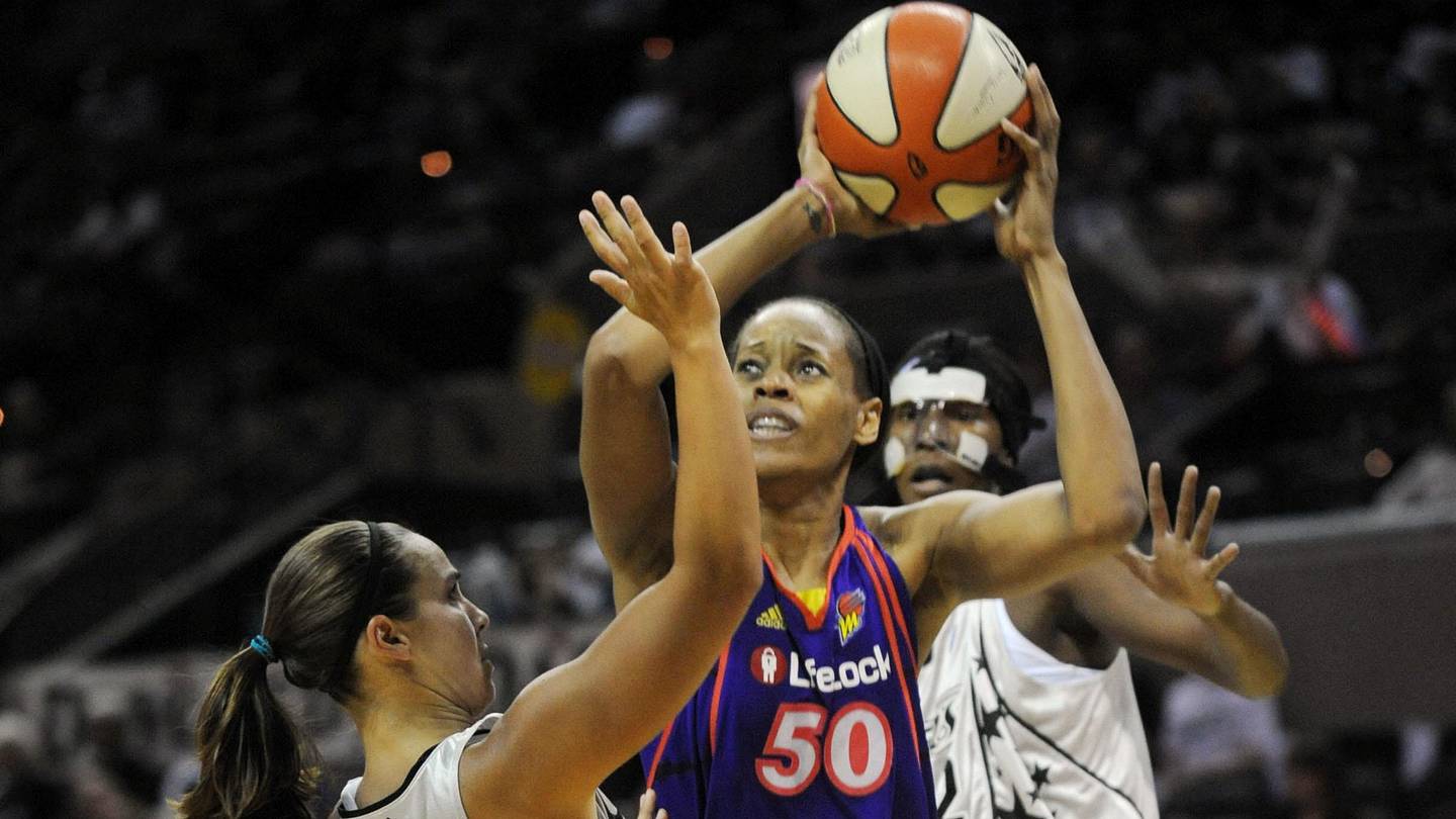 Throwback: Tangela Smith Brings Experience To Phoenix