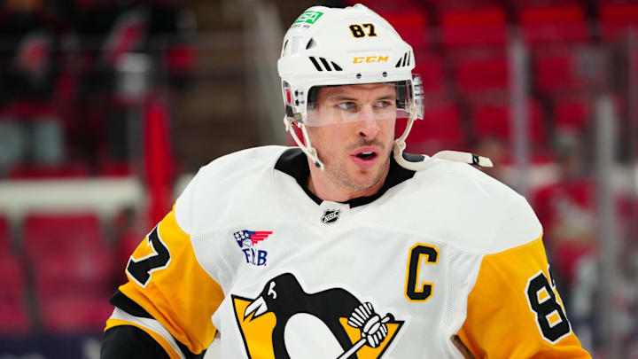 Watch: Pittsburgh Penguins’ Fathers Take Selfies With Sidney Crosby